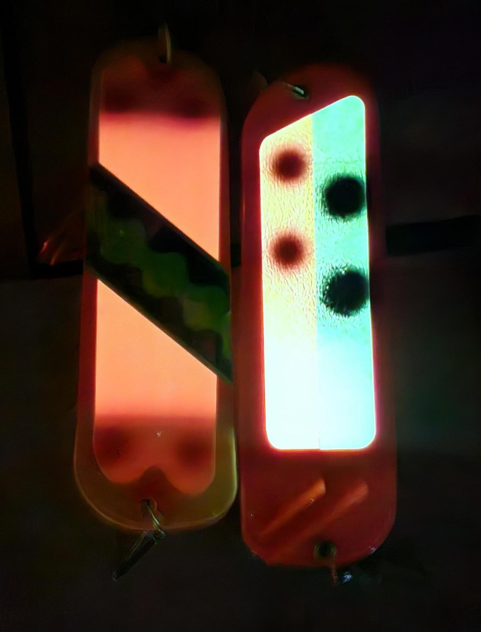 8" Tri-Glow Jester Flasher w/ 2 Fins - FlasherTape.Com