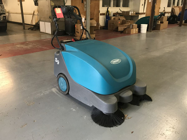 Tennant S9 Battery Refurbished Floor Sweeper for Sale
