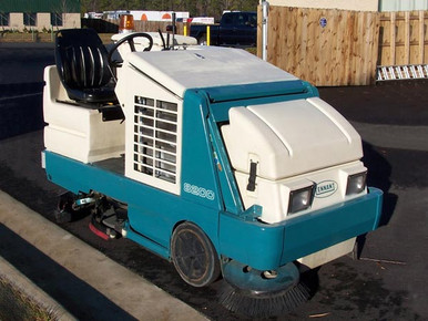 Tennant 8200 Refurbished Floor Scrubber Sweeper for Sale