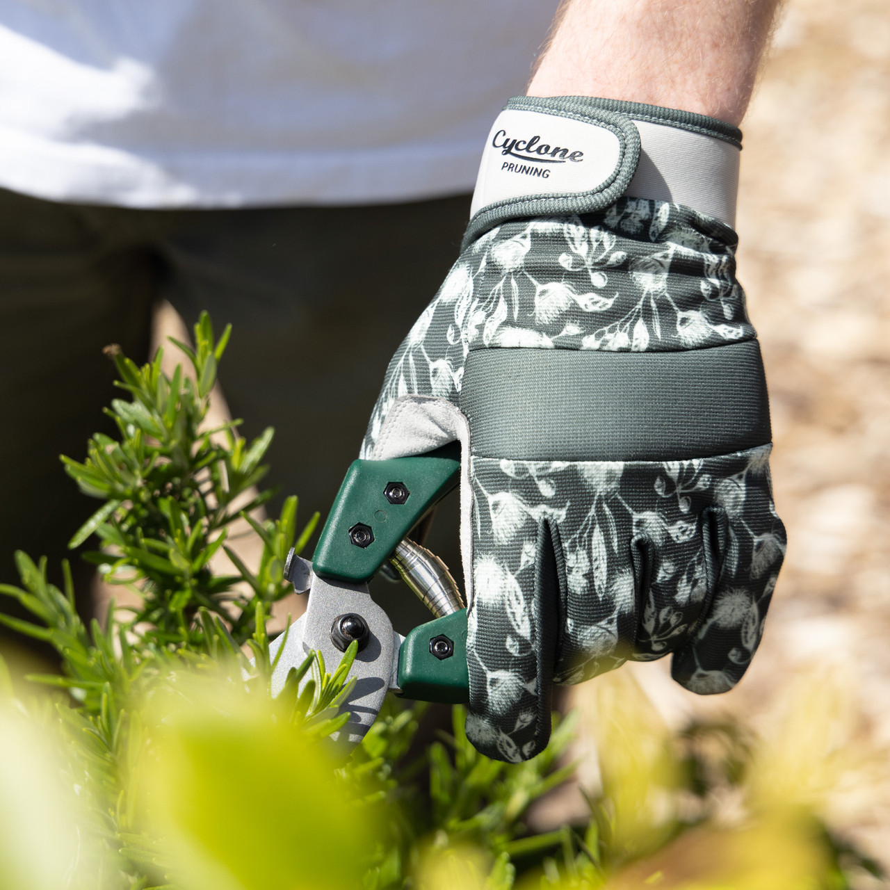 Cyclone Prunning Gloves - Four Seasons Nursery