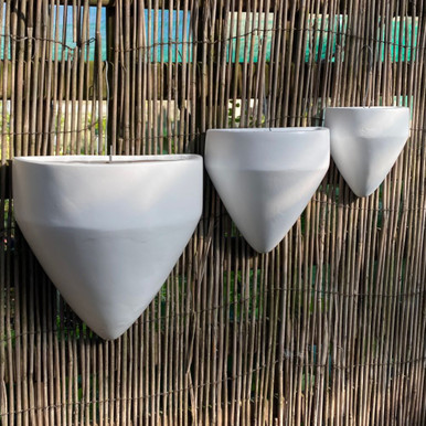 HA-17 Triangle Wall Pot - Four Seasons Nursery