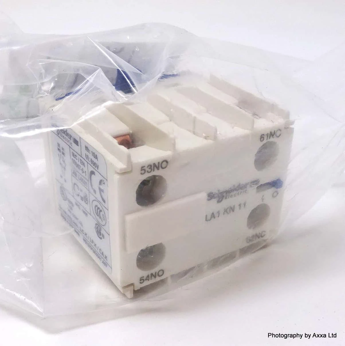 Auxiliary Contact Block LA1KN11 Schneider (1NO 1NC) Front - Axxa ...