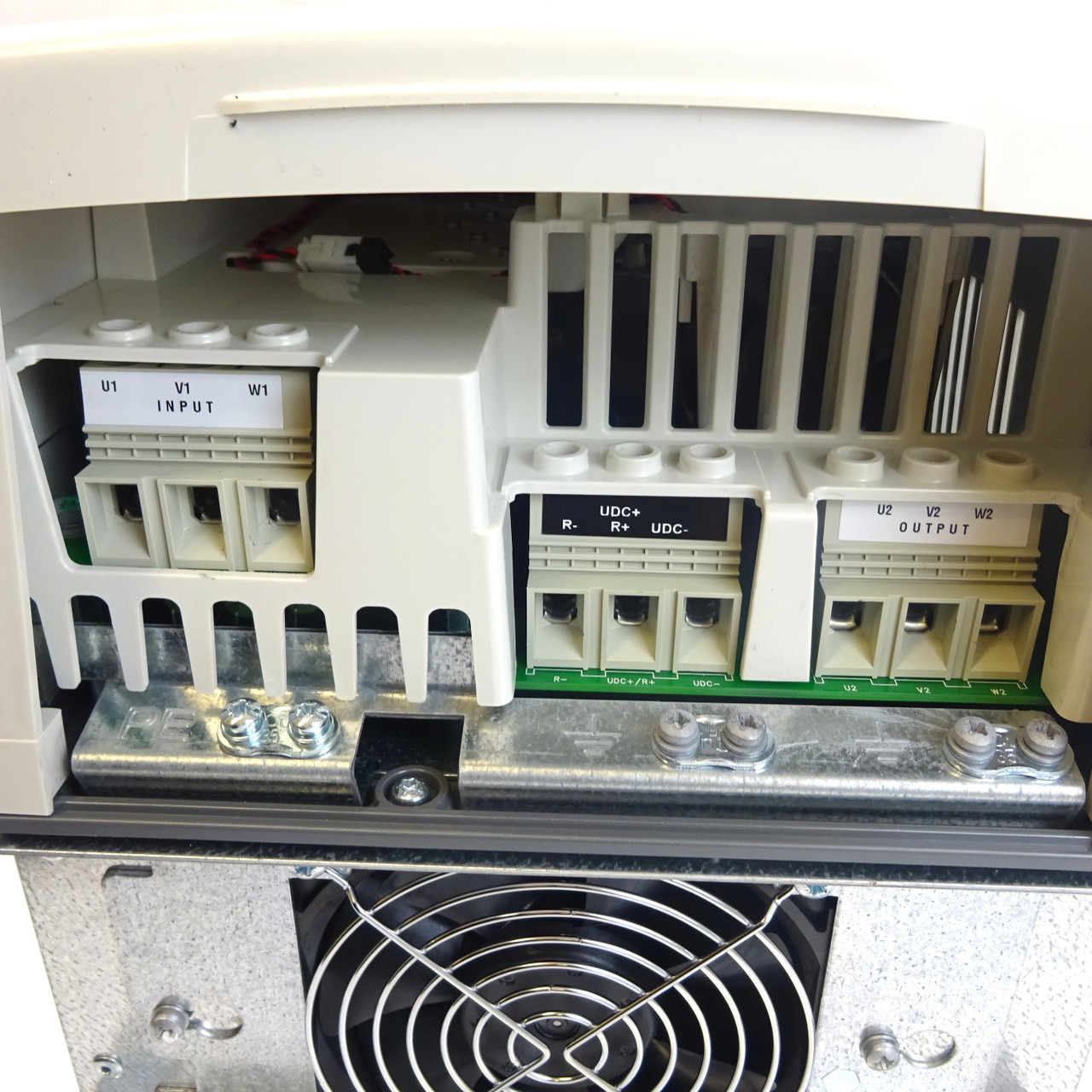 AC Drive ACS800-01-0025-3+E200 ABB - Axxa - Motor Control & Automation