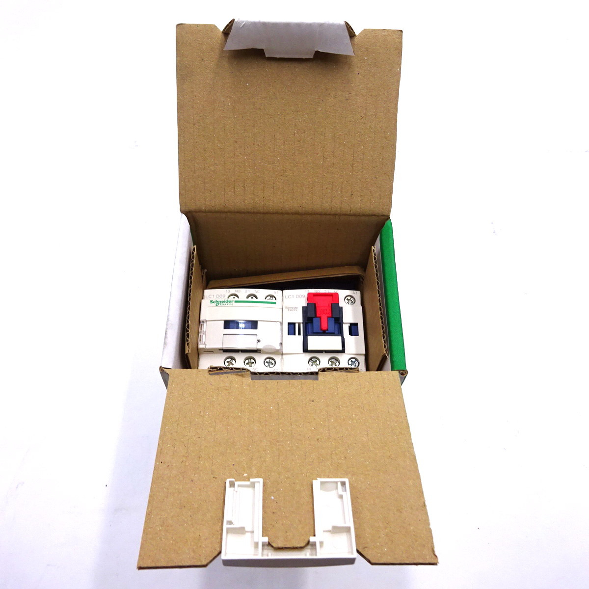 Reversing Contactor LC2D09U7 Schneider 3P (3NO) 2NC + 2NO Aux 240VAC 9A ...