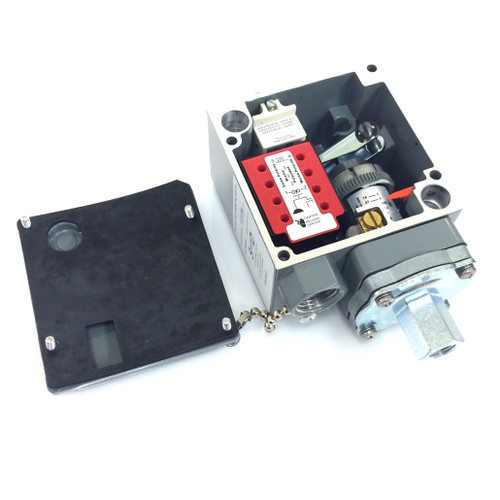Pressure switch 9012-GAW-4 Square D 9012 GAW4 GAW49012 - Axxa - Motor ...