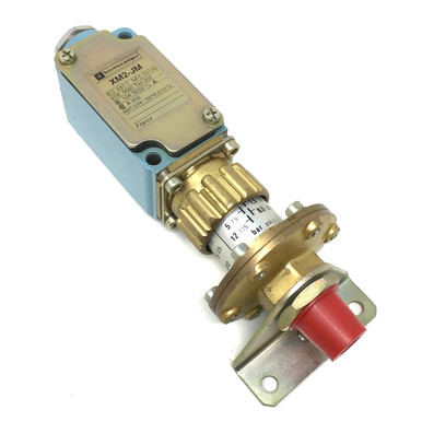 Pressure switch XM2-JM012 Telemecanique XM2JM012 *New* - Axxa - Motor ...