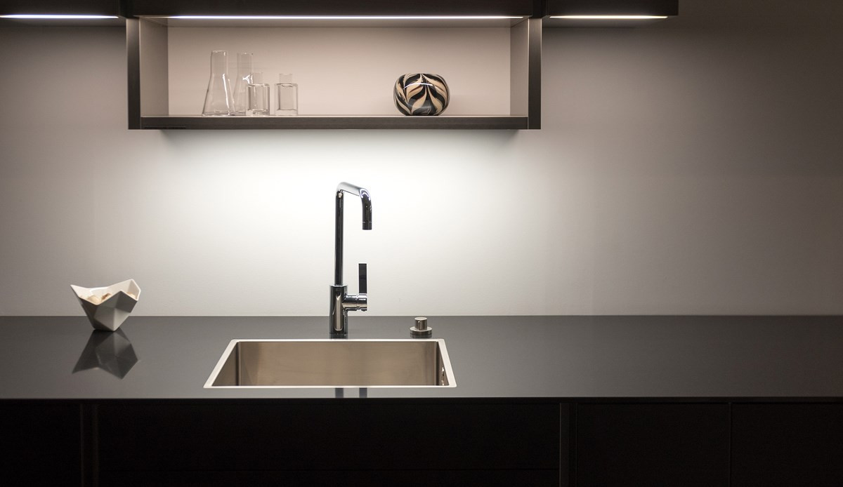 Quantum Quartz Bench Top Slab (Midnight Black) - Renovation D