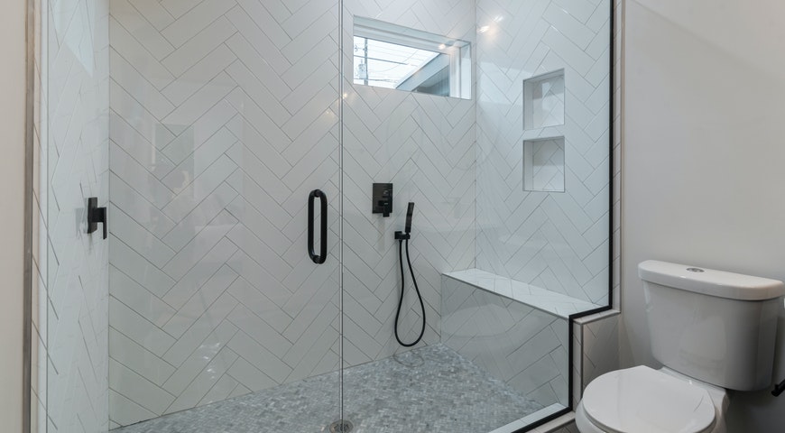 Frameless vs Semi-Frameless vs Framed Shower Screens - Renovation D ...