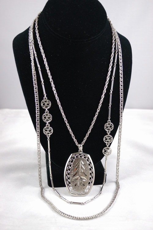 Silver metal multi-strand layered chains pendant necklace 1960s 70s