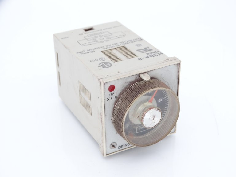 Omron H3BA-8-110VAC Timer