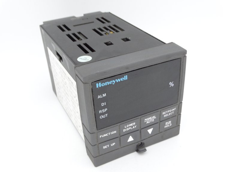 Honeywell DC330B-C0-000-10-000000-00-0 Process Controller