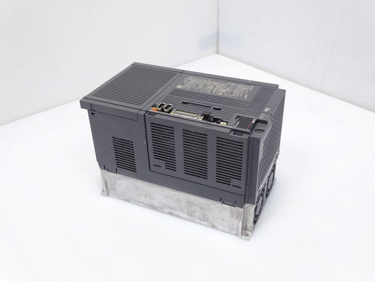 Mitsubishi MR-J4-700A-RJ Amplifier