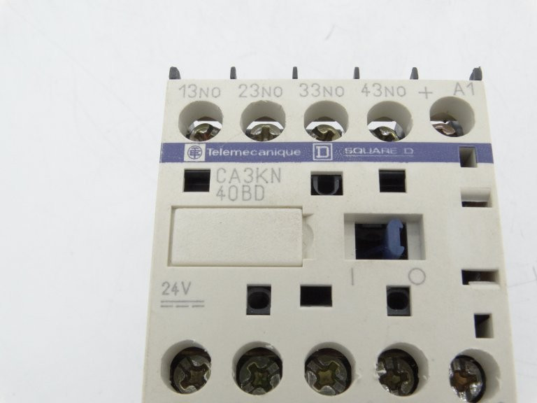 Schneider Electric CA3KN40BD Relay