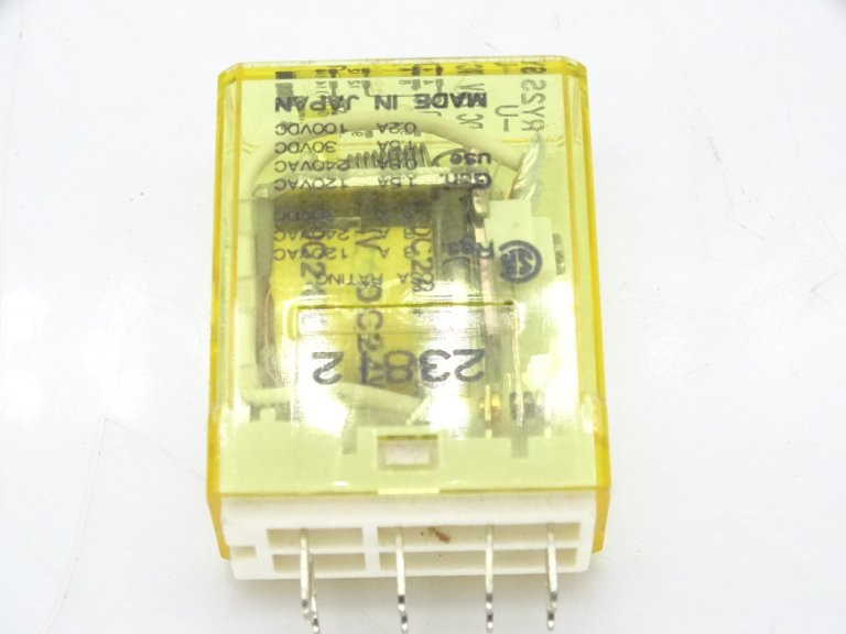 Idec RY2S-UDC24V Relay