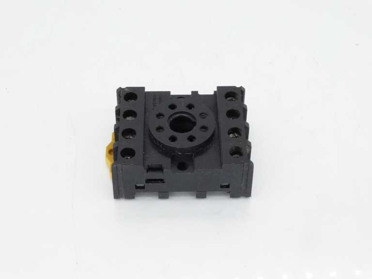 Omron PF083A-E Relay Socket