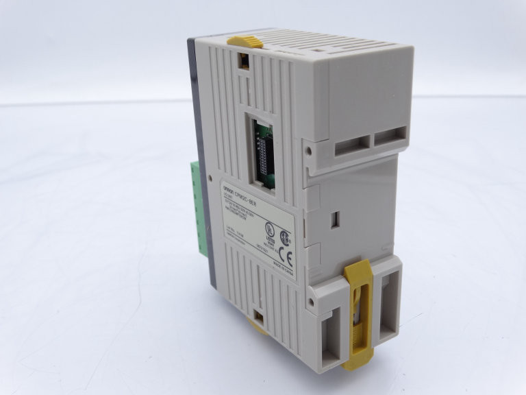 Omron CPM2C-8ER PLC Module