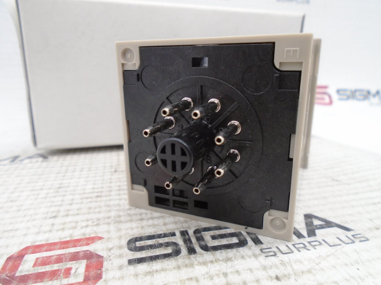 Omron H3CR-A8 AC24-48/DC12-48 Timer
