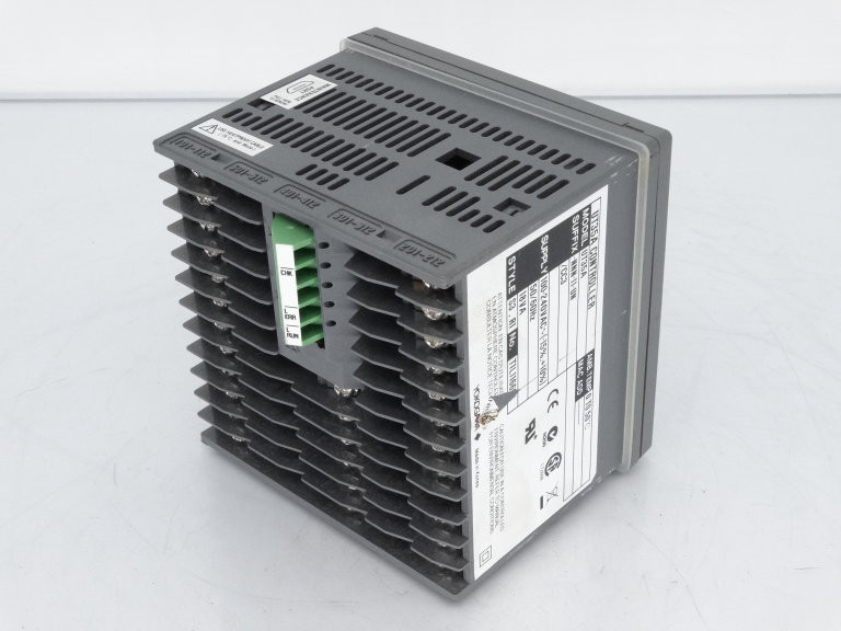 Yokogawa UT35A-NNN-11-UN Process Controller