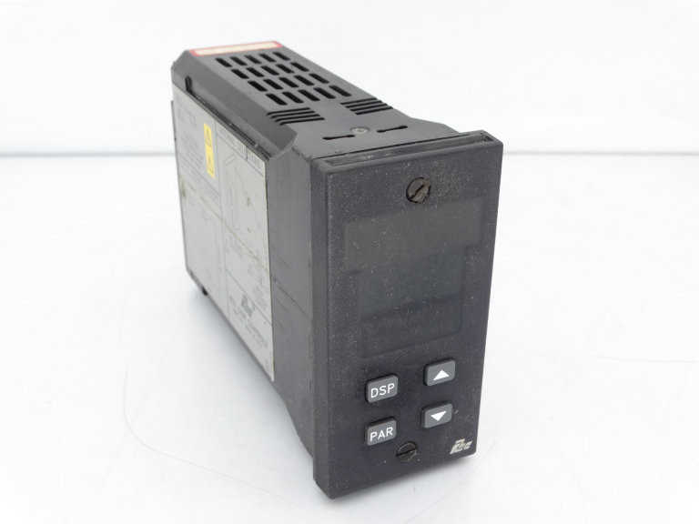 Red Lion Controls TCU11001 Temperature Controller