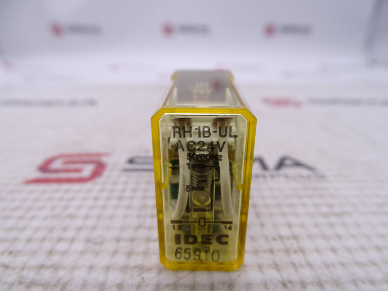 Idec RH1B-ULAC24V Relay