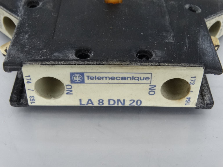 Schneider Electric LA8DN20 Contact Block