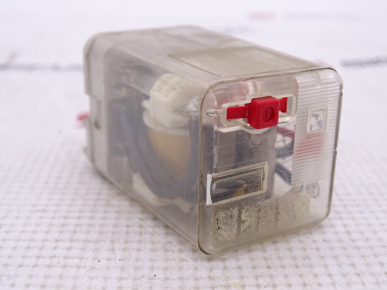 Allen Bradley 700-HB33A1-10 Series A Relay