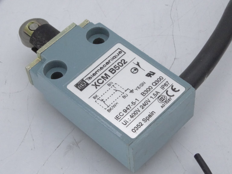 Schneider Electric Telemecanique XCM-B502 Switch
