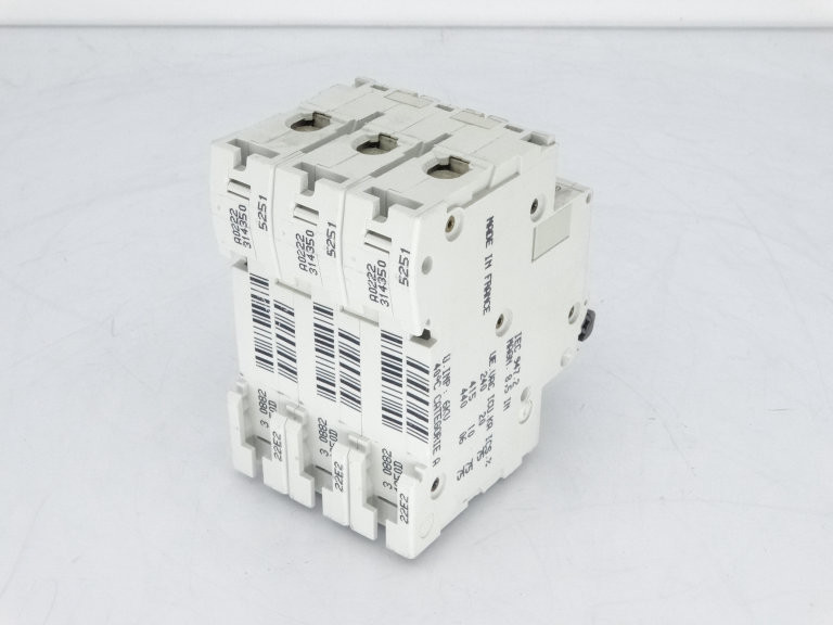 Schneider Electric 24350 Circuit Breaker