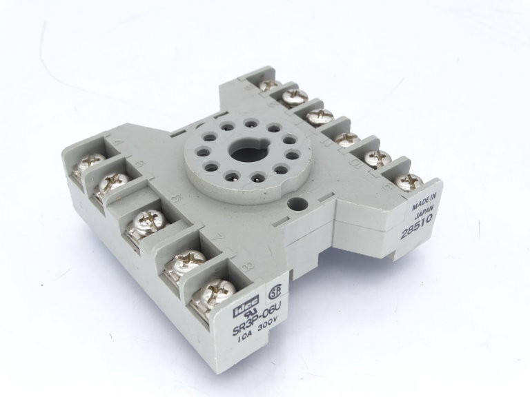 Idec SR3P-06U Relay Socket