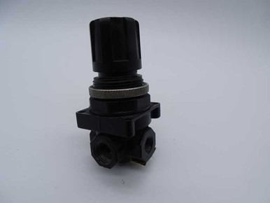 Wilkerson Pneumatic R00-C2-P00 Air Pressure Regulator