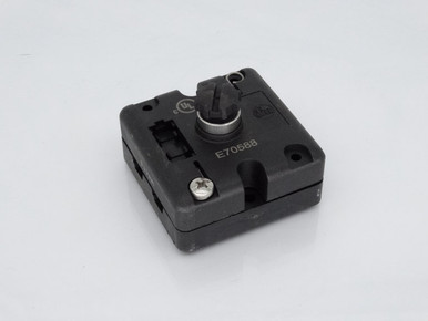 Ifm Efector QUAD M12 AS-I/24V 4A-E70588 Power Distribution Block