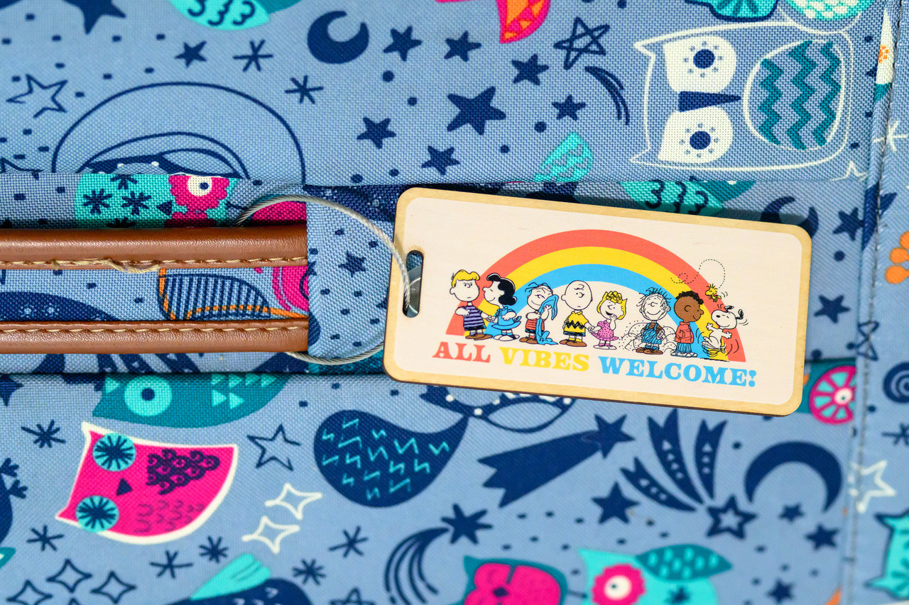 Peanuts “All Vibes Welcome” Wooden Bag Tag