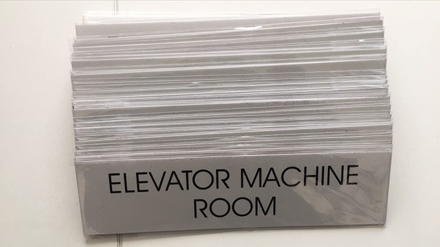 ELEVATOR MACHINE ROOM SIGN (WHITE)