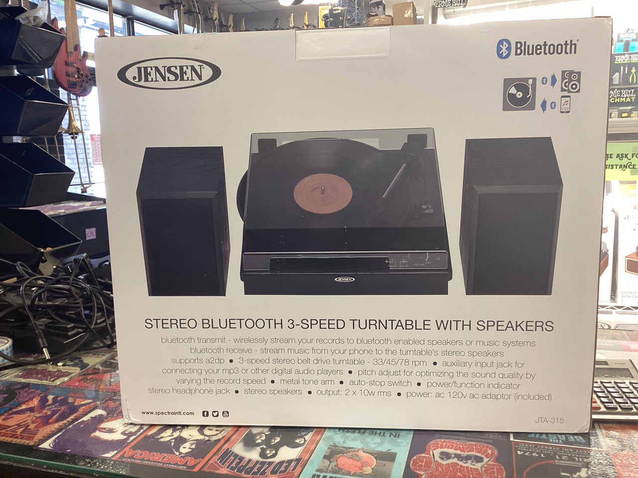 Jensen JTA-315 Bluetooth turntable with speakers