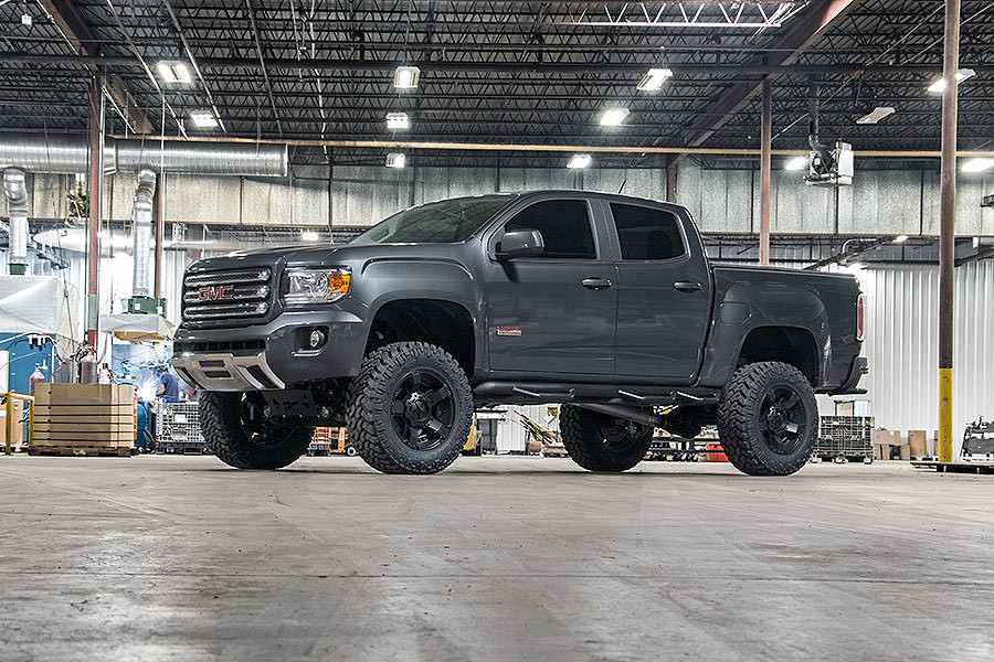GMC Canyon 2015-2022 Rough Country 6" Lift Kit - Switch Suspension