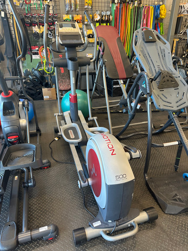 Used Free Motion 500 REAR DRIVE Programmable Elliptical