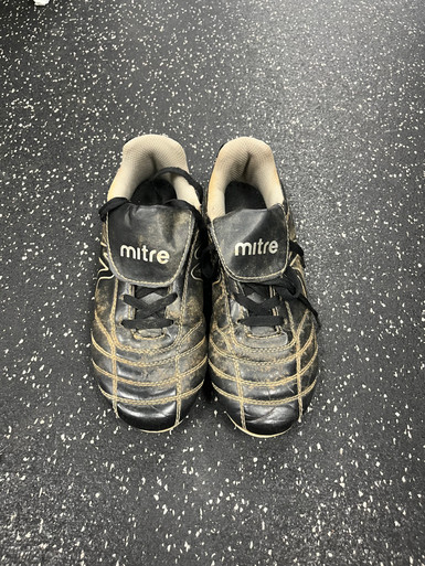 Used Mitre Soccer Cleats Black Junior 04