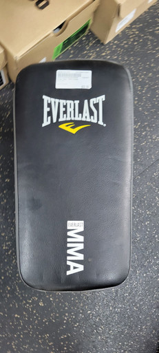 Used Everlast Boxing Pads Black