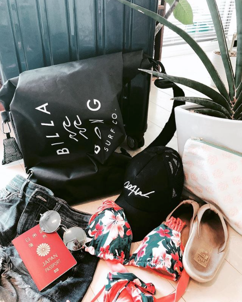 How to Pack the Perfect Beach Bag - Swim Shop