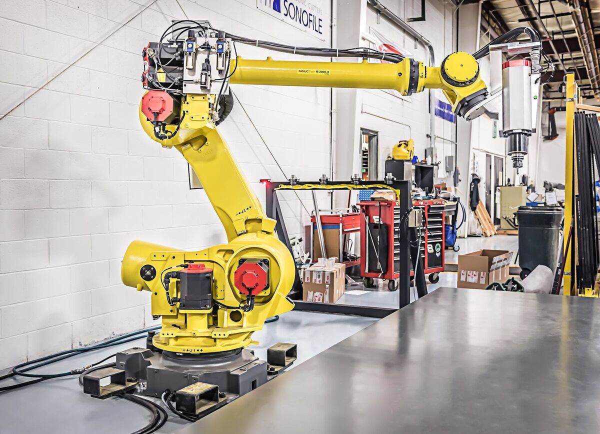 Fanuc R-2000iB/125L (R-30iA) or R2000iB/125L (R30iA) FANUC R Series ...