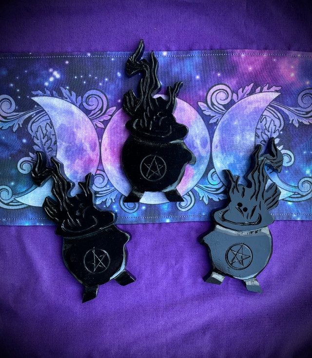 Black Onyx Cauldron Carving