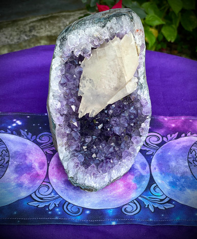 Amethyst Cluster with UV Reactive Dog Tooth Calcite Inclusion