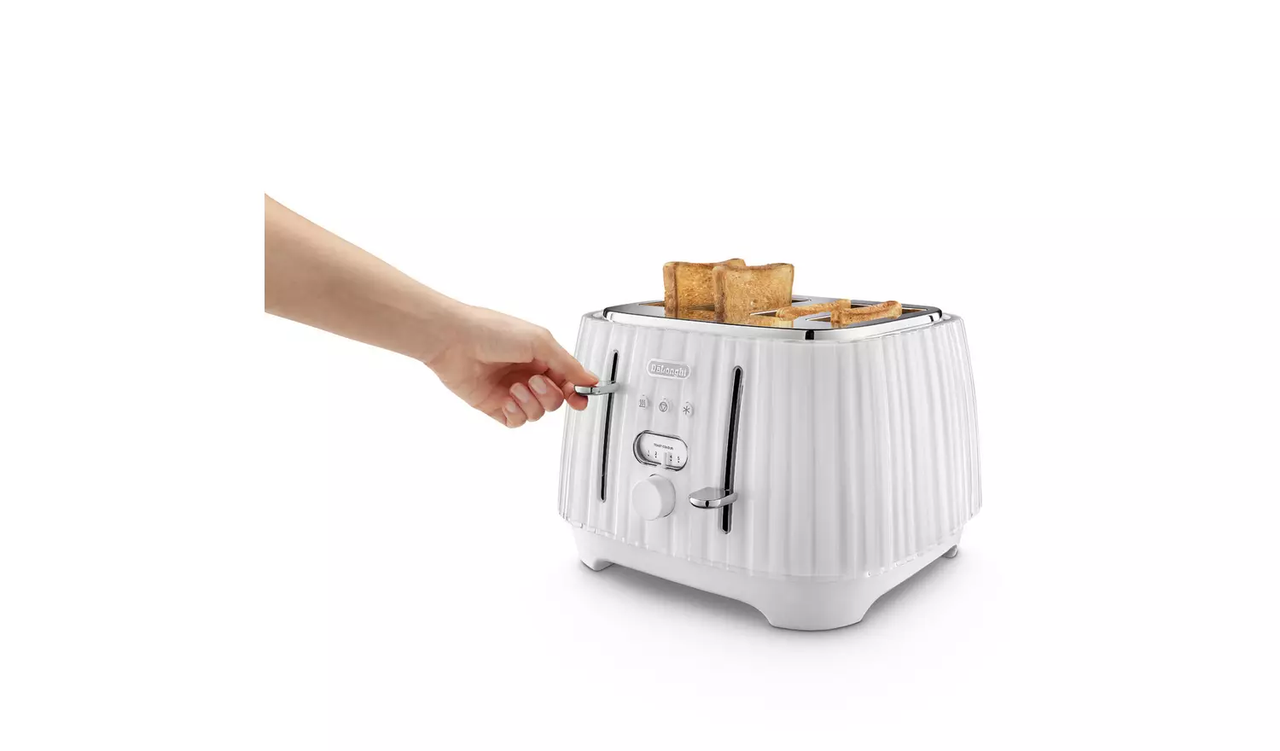 De'Longhi, CTD4003.W, Ballerina 4 Slice Toaster, White - Briscoes
