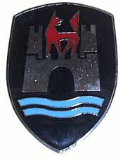 3 COLOR HOOD CREST WITH BASE
