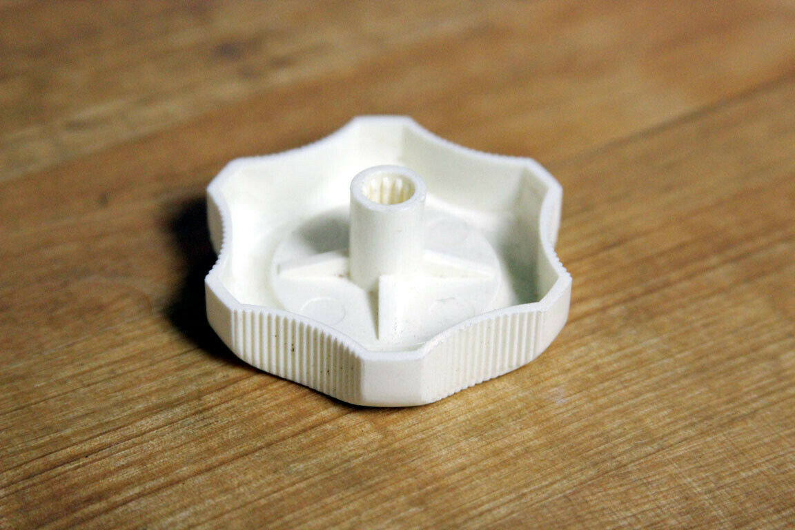 JALOUSIE WINDOW KNOB; WHITE; BUS; 1968-1979