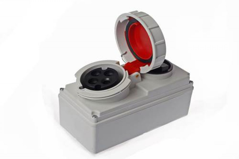 IMPA 563753 CONTAINER SOCKET/SWITCH 380V 32A 4P. 3H