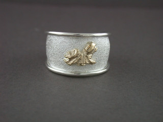 Ring Band Tapered Rim Wide With Havanese - Originals by Omar