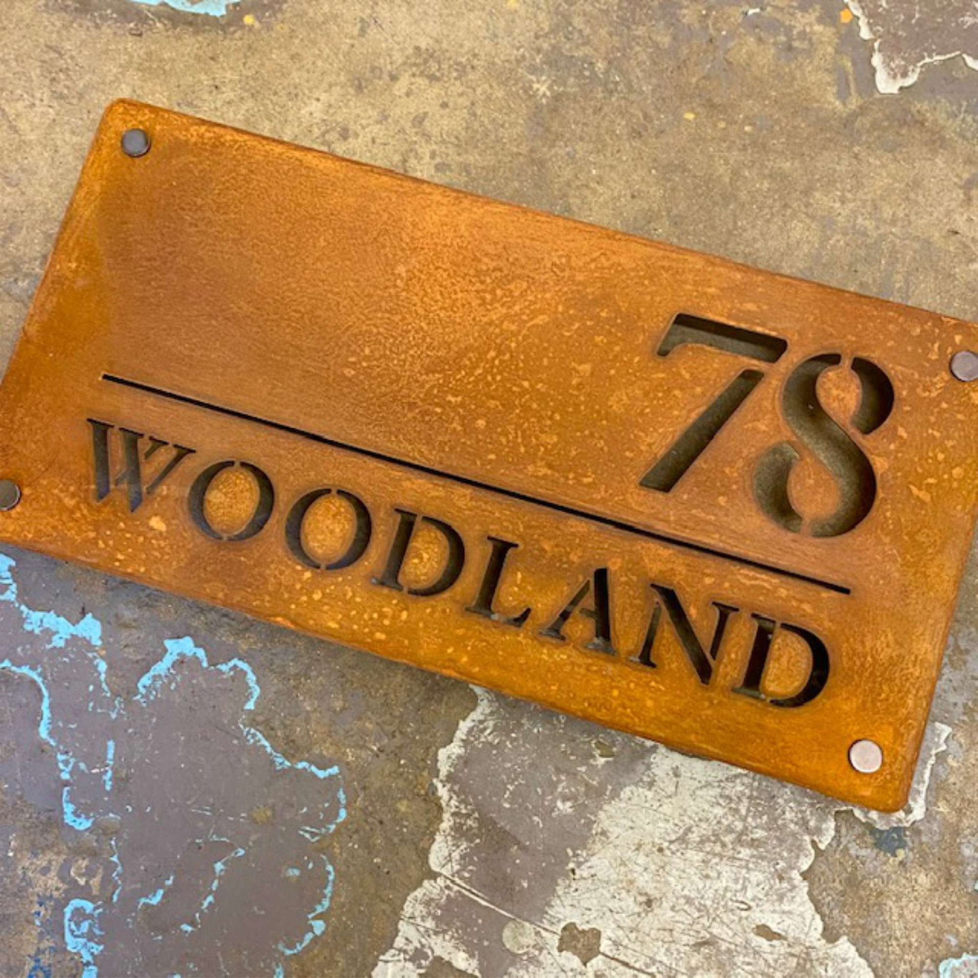 Corten steel house signs, Celtic Garamond, rusty steel house signs ...