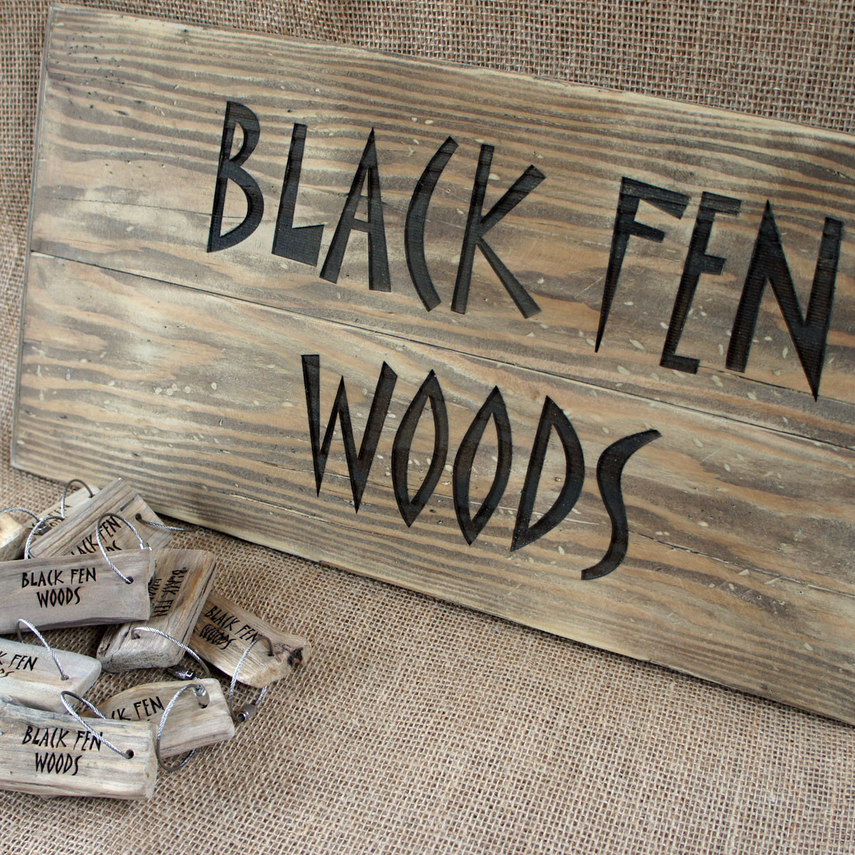 Cam Graphic: distressed wooden signs - engraved into wooden planks