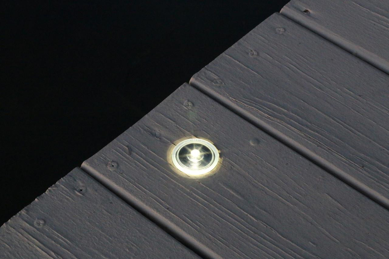 LakeLite Sola r Dock Dots (4-pack) | Dock / Marina Safety Markers
